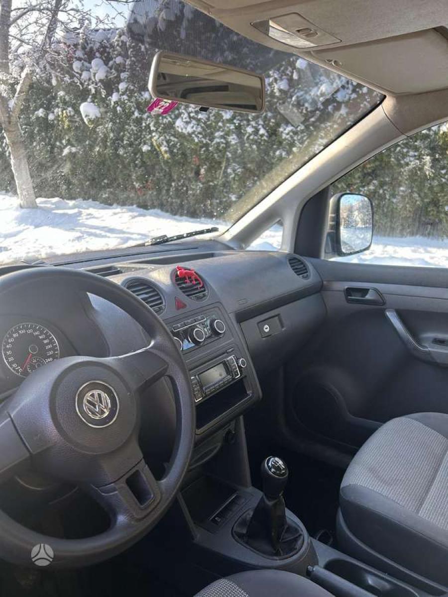 White Volkswagen Caddy 2013 in Vilnius, with an engine capacity of 1.60 L and mileage of 608 thousand km for 2990 €, photo 8 on AUTOMOTO.COM.LV