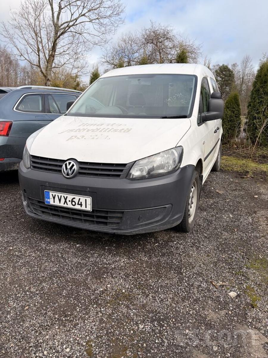 White Volkswagen Caddy 2013 in Riga, with an engine capacity of 2.00 L and mileage of 250 thousand km for 2500 €, photo 3 on AUTOMOTO.COM.LV