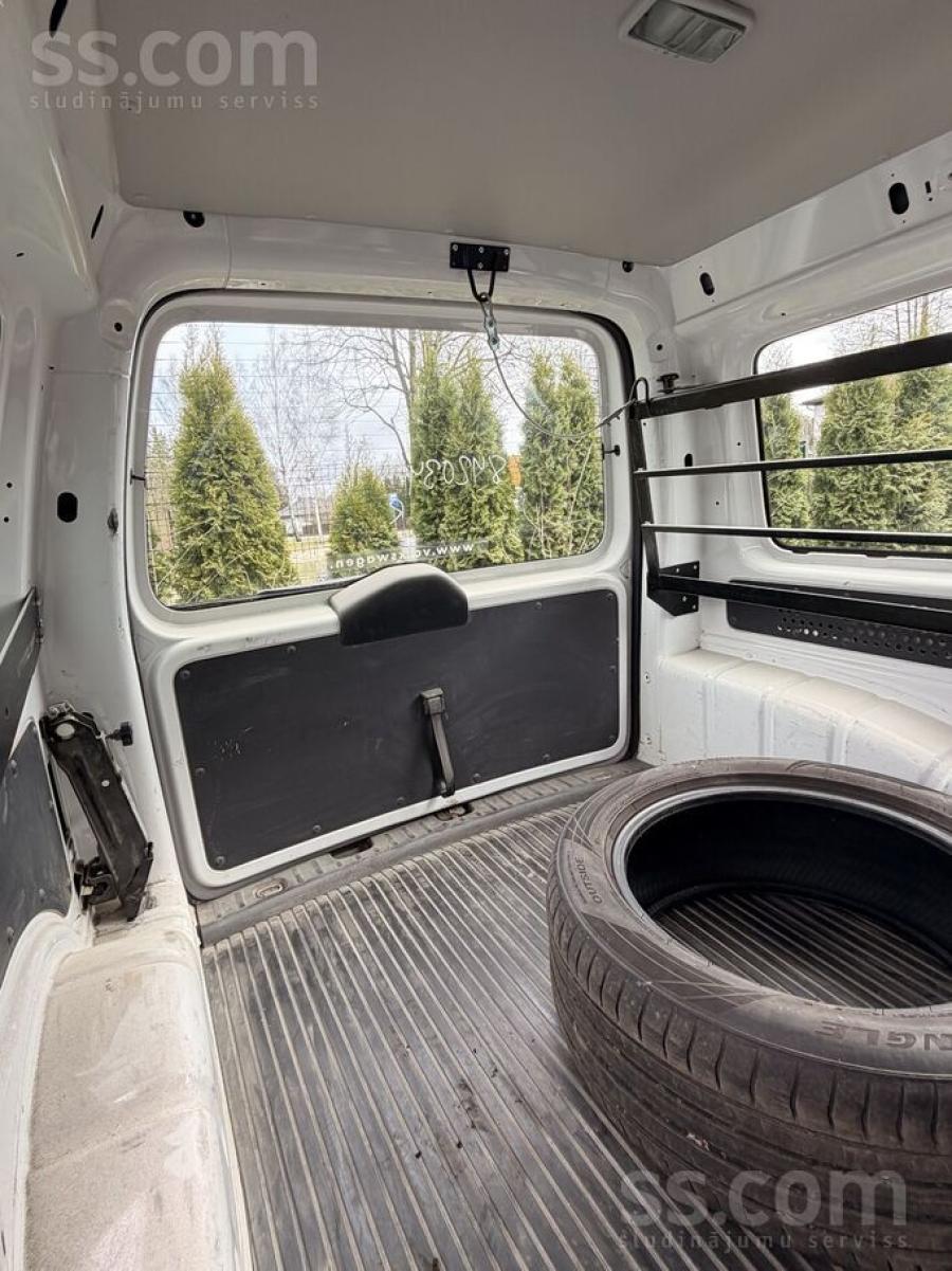 White Volkswagen Caddy 2013 in Riga, with an engine capacity of 2.00 L and mileage of 250 thousand km for 2500 €, photo 7 on AUTOMOTO.COM.LV