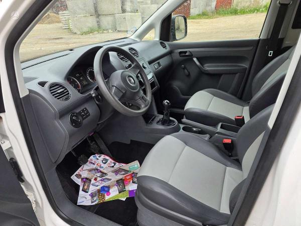 Balts Volkswagen Caddy 2013 Utena, ar dzinēja tilpumu 1.60 L un nobraukumu 276 tūkst. km par 3990 €, foto 5 vietnē AUTOMOTO.COM.LV