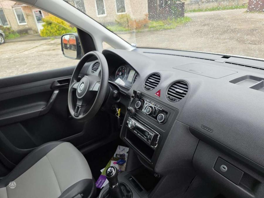 Balts Volkswagen Caddy 2013 Utena, ar dzinēja tilpumu 1.60 L un nobraukumu 276 tūkst. km par 3990 €, foto 9 vietnē AUTOMOTO.COM.LV