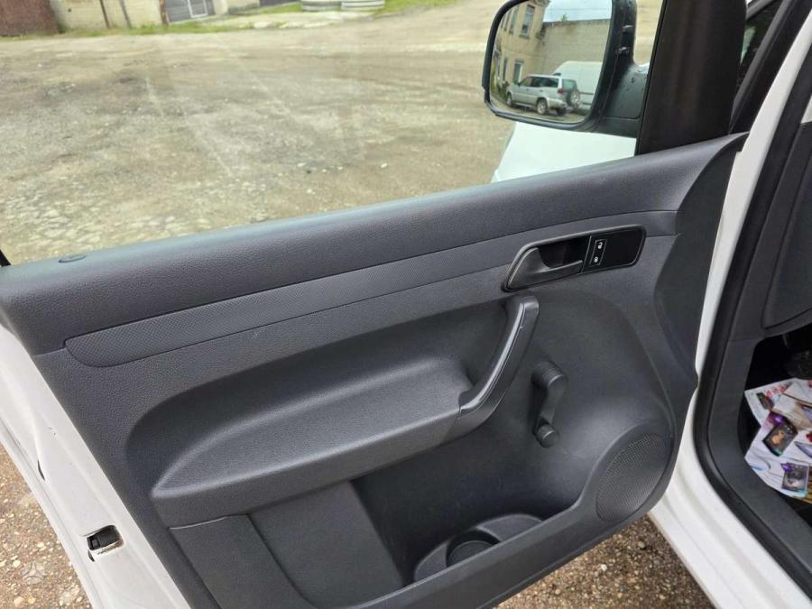 Balts Volkswagen Caddy 2013 Utena, ar dzinēja tilpumu 1.60 L un nobraukumu 276 tūkst. km par 3990 €, foto 10 vietnē AUTOMOTO.COM.LV
