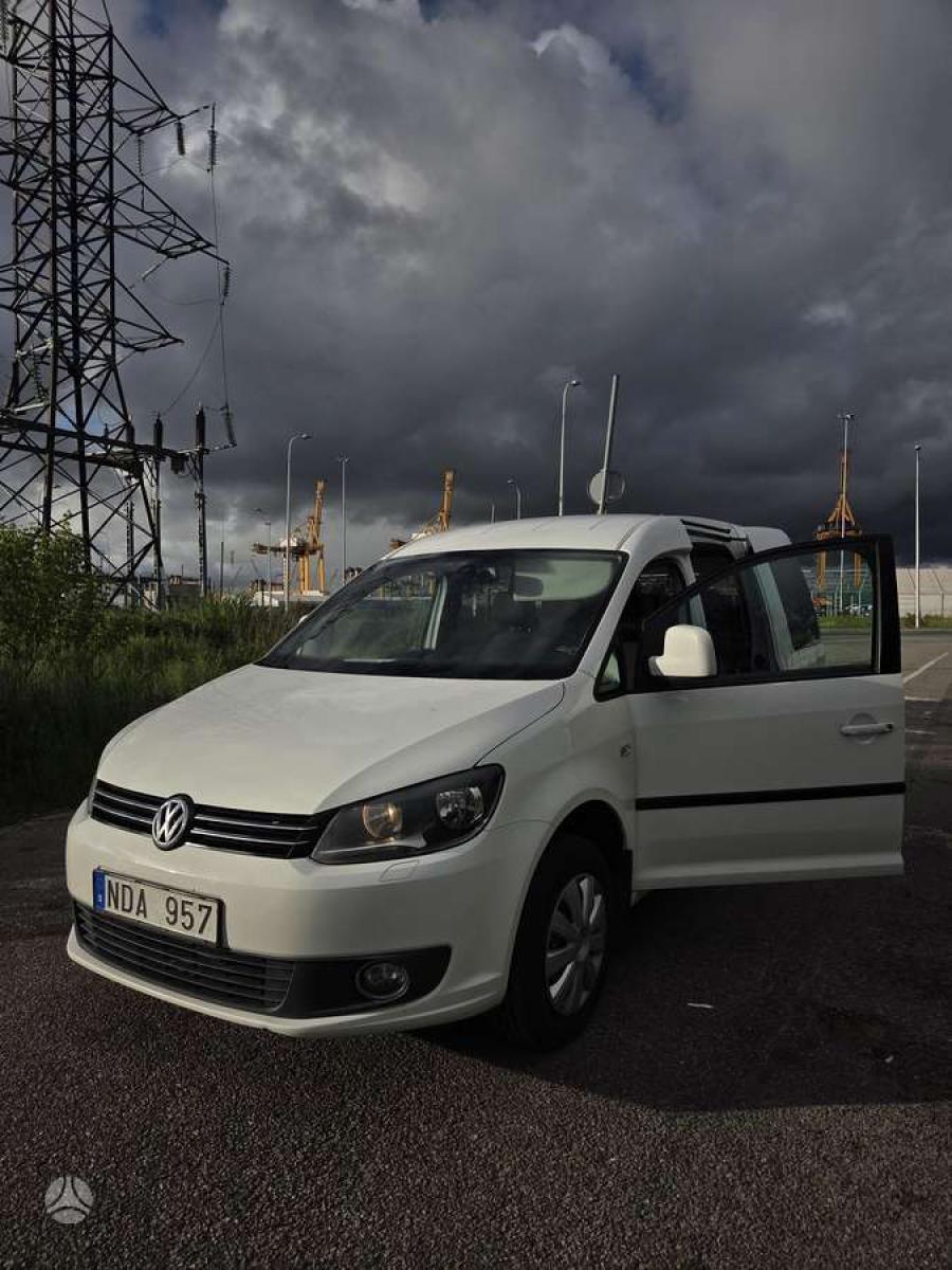 White Volkswagen Caddy 2013 in Klaipeda, with an engine capacity of 1.20 L and mileage of 210 thousand km for 5500 €, photo 3 on AUTOMOTO.COM.LV