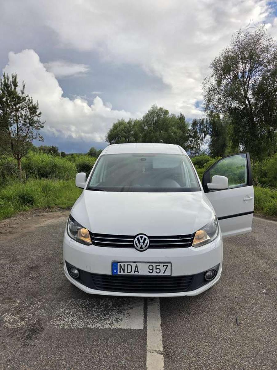 White Volkswagen Caddy 2013 in Klaipeda, with an engine capacity of 1.20 L and mileage of 210 thousand km for 5500 €, photo 4 on AUTOMOTO.COM.LV