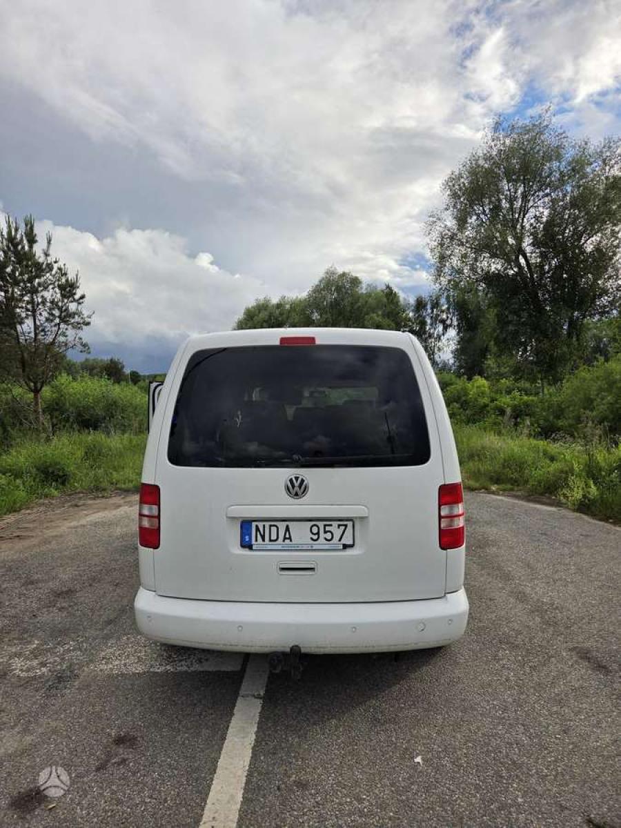 White Volkswagen Caddy 2013 in Klaipeda, with an engine capacity of 1.20 L and mileage of 210 thousand km for 5500 €, photo 9 on AUTOMOTO.COM.LV