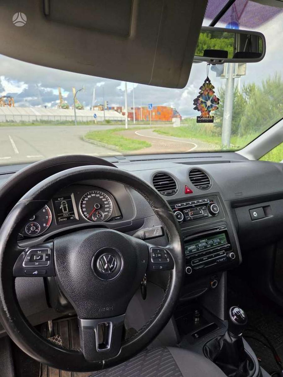 White Volkswagen Caddy 2013 in Klaipeda, with an engine capacity of 1.20 L and mileage of 210 thousand km for 5500 €, photo 13 on AUTOMOTO.COM.LV
