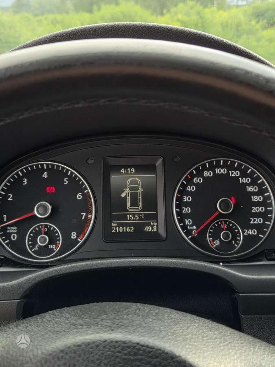 White Volkswagen Caddy 2013 in Klaipeda, with an engine capacity of 1.20 L and mileage of 210 thousand km for 5500 €, photo 14 on AUTOMOTO.COM.LV