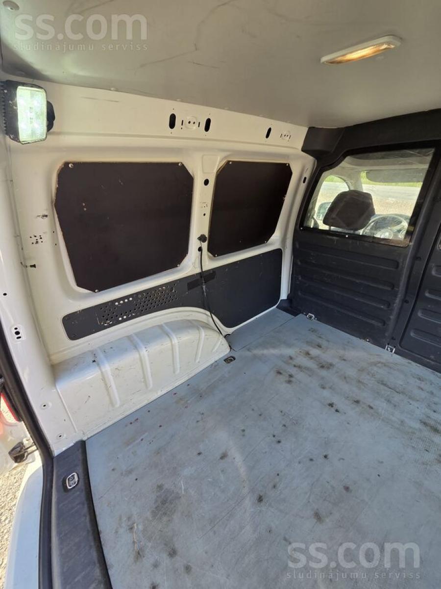 Balts Volkswagen Caddy 2013 Liepāja, ar dzinēja tilpumu 1.60 L un nobraukumu 259 tūkst. km par 5100 €, foto 17 vietnē AUTOMOTO.COM.LV