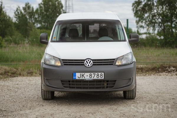 White Volkswagen Caddy 2013 in Riga, with an engine capacity of 1.60 L and mileage of 288 thousand km for 5590 €, photo 3 on AUTOMOTO.COM.LV