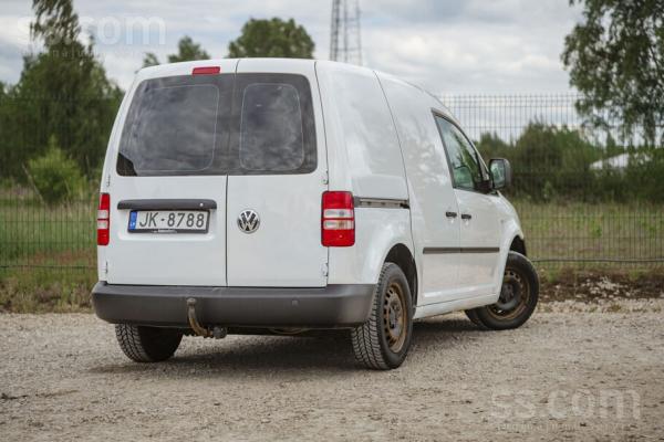White Volkswagen Caddy 2013 in Riga, with an engine capacity of 1.60 L and mileage of 288 thousand km for 5590 €, photo 7 on AUTOMOTO.COM.LV