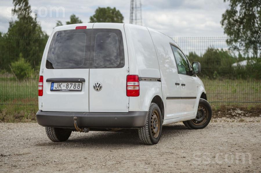 White Volkswagen Caddy 2013 in Riga, with an engine capacity of 1.60 L and mileage of 288 thousand km for 5590 €, photo 7 on AUTOMOTO.COM.LV