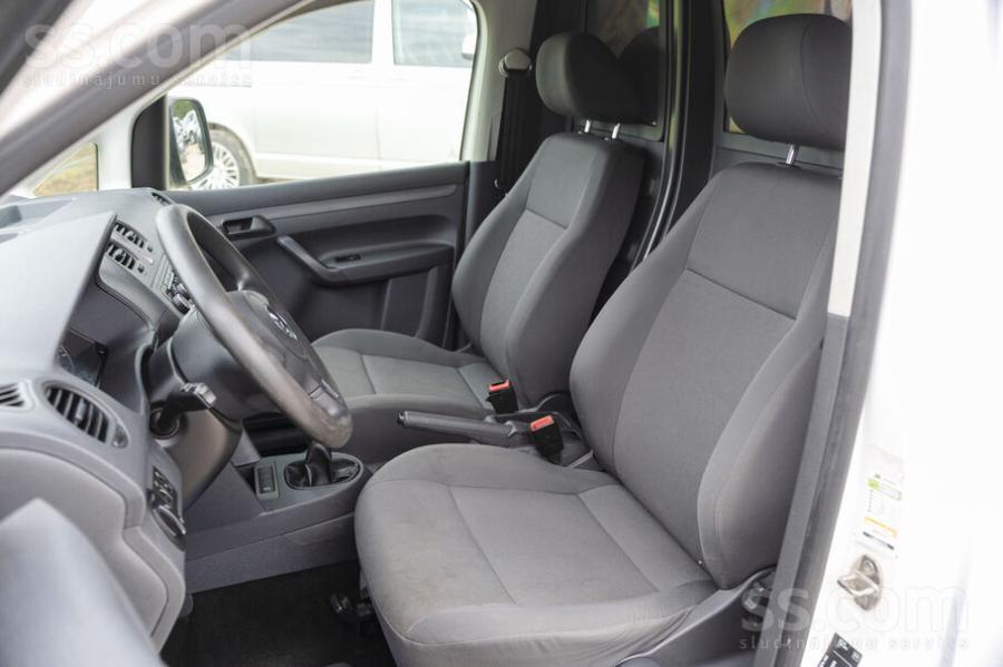 White Volkswagen Caddy 2013 in Riga, with an engine capacity of 1.60 L and mileage of 288 thousand km for 5590 €, photo 10 on AUTOMOTO.COM.LV