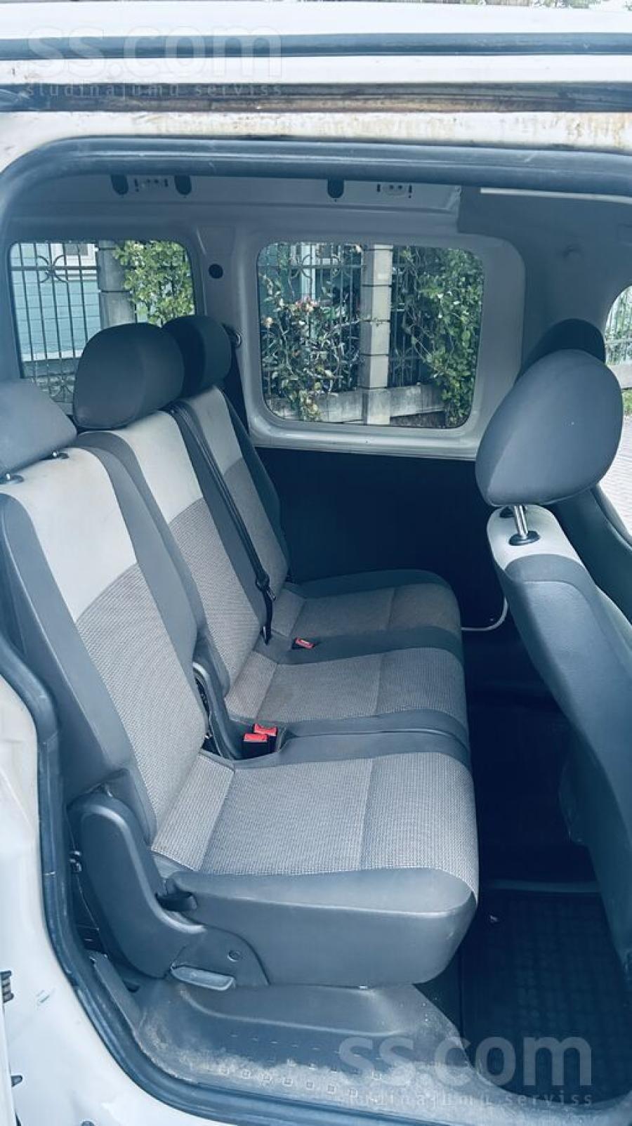 Balts Volkswagen Caddy 2013 Jūrmala, ar dzinēja tilpumu 1.60 L un nobraukumu 294 tūkst. km par 4500 €, foto 6 vietnē AUTOMOTO.COM.LV