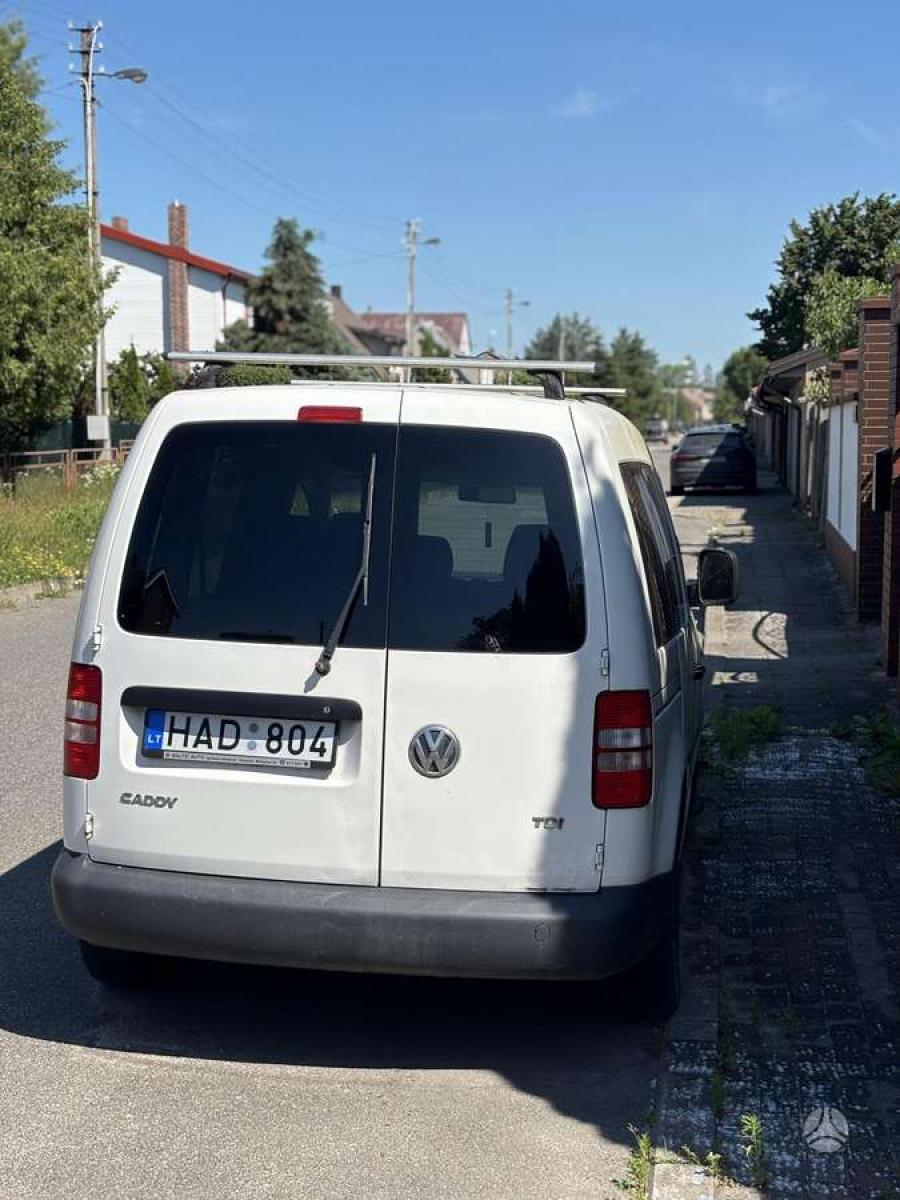 White Volkswagen Caddy 2014 in Klaipeda, with an engine capacity of 1.60 L and mileage of 180 thousand km for 4000 €, photo 4 on AUTOMOTO.COM.LV