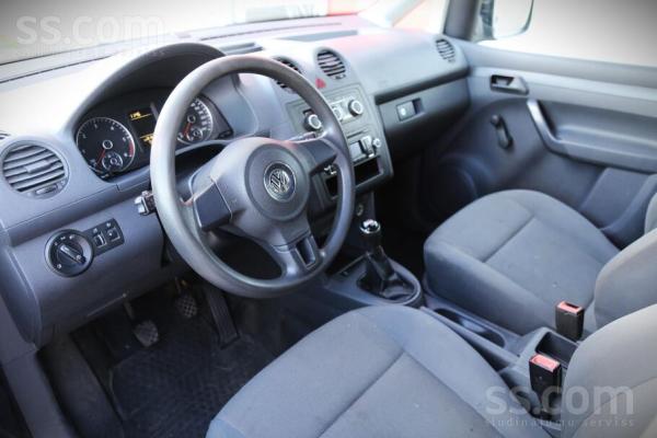 White Volkswagen Caddy 2014 in Riga, with an engine capacity of 1.60 L and mileage of 328 thousand km for 2995 €, photo 7 on AUTOMOTO.COM.LV