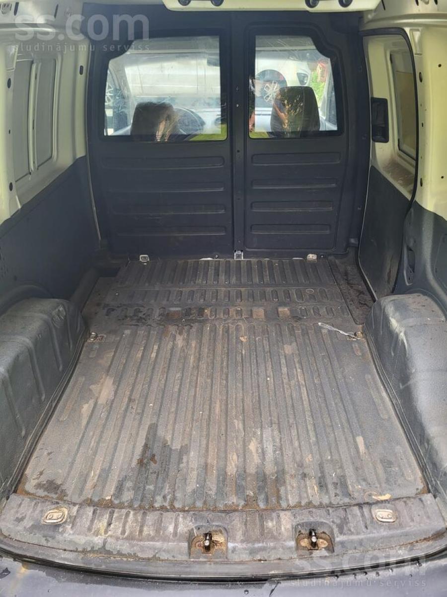 Balts Volkswagen Caddy 2014 Rīga, ar dzinēja tilpumu 1.60 L un nobraukumu 480 tūkst. km par 3499 €, foto 10 vietnē AUTOMOTO.COM.LV