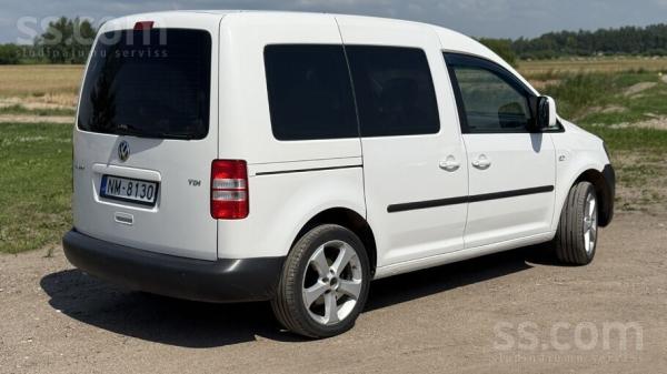 White Volkswagen Caddy 2014 in Daugavpils, with an engine capacity of 1.60 L and mileage of 360 thousand km for 4900 €, photo 4 on AUTOMOTO.COM.LV