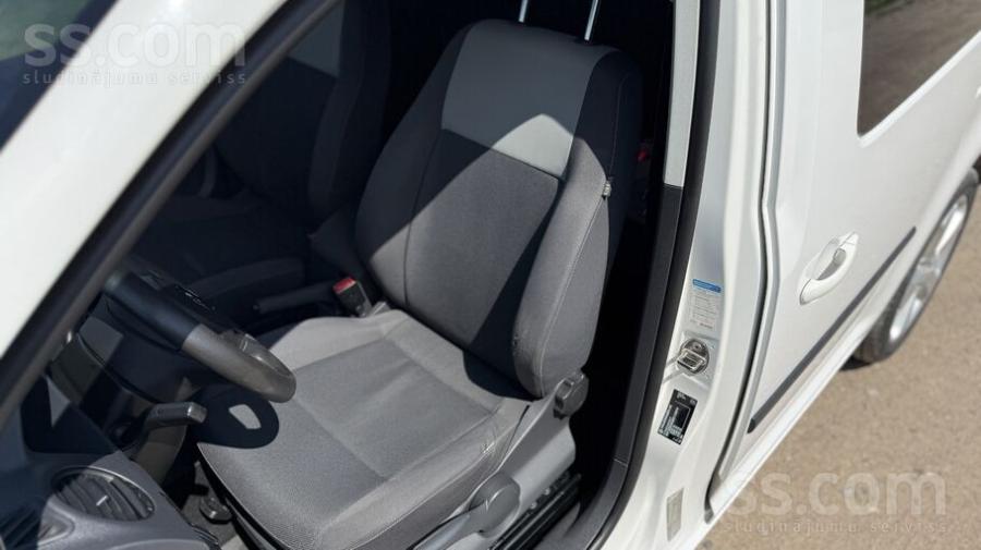 Balts Volkswagen Caddy 2014 Daugavpils, ar dzinēja tilpumu 1.60 L un nobraukumu 360 tūkst. km par 4900 €, foto 8 vietnē AUTOMOTO.COM.LV