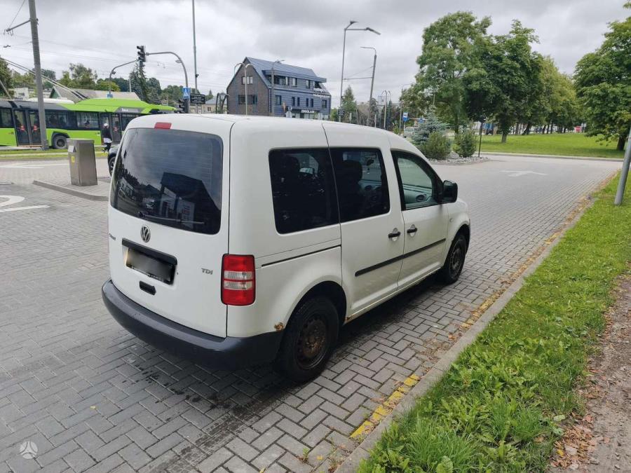 White Volkswagen Caddy 2014 in Kaunas, with an engine capacity of 1.60 L and mileage of 567 thousand km for 3500 €, photo 8 on AUTOMOTO.COM.LV