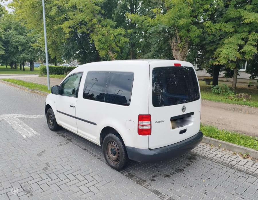 White Volkswagen Caddy 2014 in Kaunas, with an engine capacity of 1.60 L and mileage of 567 thousand km for 3500 €, photo 9 on AUTOMOTO.COM.LV