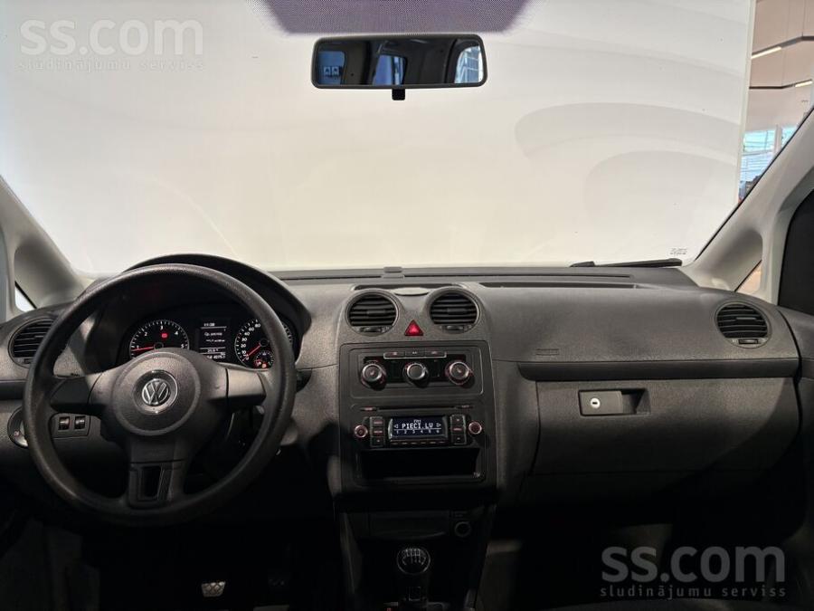 White Volkswagen Caddy 2014 in Ventspils, with an engine capacity of 2.00 L and mileage of 212 thousand km for 7490 €, photo 10 on AUTOMOTO.COM.LV