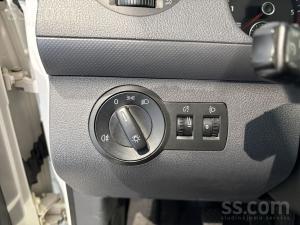 White Volkswagen Caddy 2014 in Ventspils, with an engine capacity of 2.00 L and mileage of 212 thousand km for 7490 €, photo 14 on AUTOMOTO.COM.LV