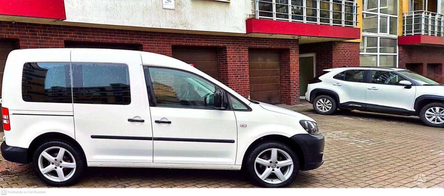 White Volkswagen Caddy 2015 in Vilnius, with an engine capacity of 1.60 L and mileage of 315 thousand km for 5300 €, photo 2 on AUTOMOTO.COM.LV