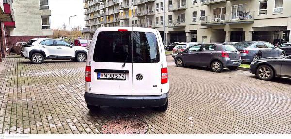 White Volkswagen Caddy 2015 in Vilnius, with an engine capacity of 1.60 L and mileage of 315 thousand km for 5300 €, photo 5 on AUTOMOTO.COM.LV