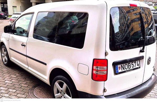 White Volkswagen Caddy 2015 in Vilnius, with an engine capacity of 1.60 L and mileage of 315 thousand km for 5300 €, photo 6 on AUTOMOTO.COM.LV