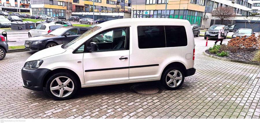 White Volkswagen Caddy 2015 in Vilnius, with an engine capacity of 1.60 L and mileage of 315 thousand km for 5300 €, photo 7 on AUTOMOTO.COM.LV