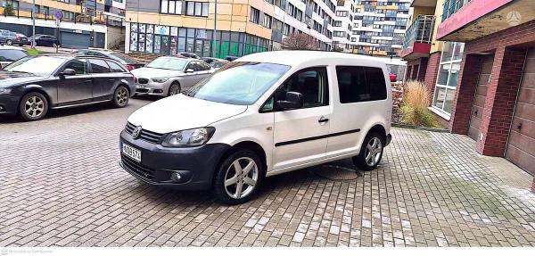 White Volkswagen Caddy 2015 in Vilnius, with an engine capacity of 1.60 L and mileage of 315 thousand km for 5300 €, photo 8 on AUTOMOTO.COM.LV