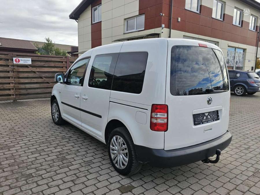 White Volkswagen Caddy 2015 in Kretinga, with an engine capacity of 1.60 L and mileage of 289 thousand km for 6999 €, photo 14 on AUTOMOTO.COM.LV