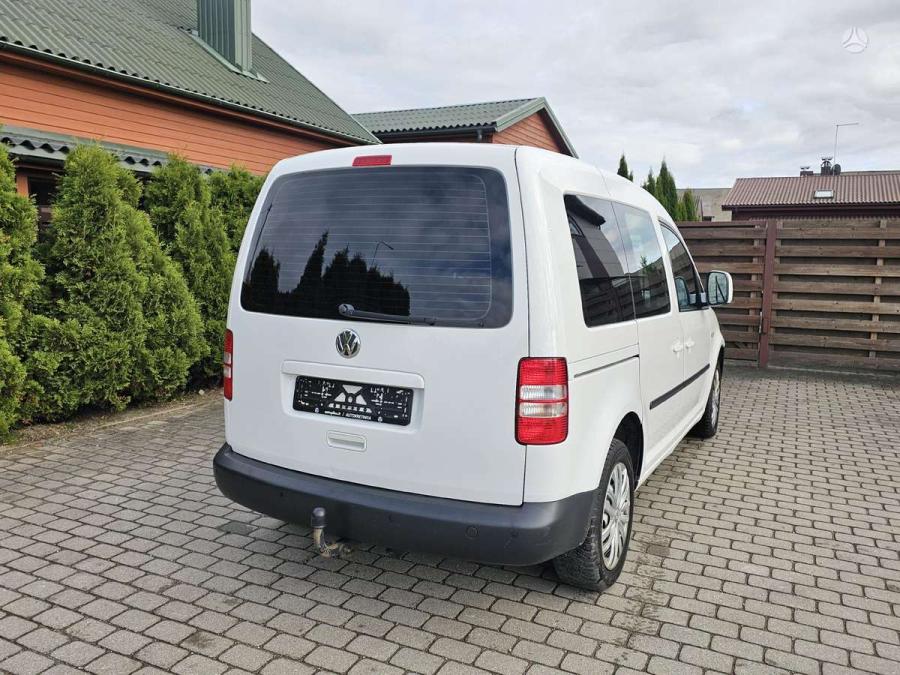 White Volkswagen Caddy 2015 in Kretinga, with an engine capacity of 1.60 L and mileage of 289 thousand km for 6999 €, photo 16 on AUTOMOTO.COM.LV