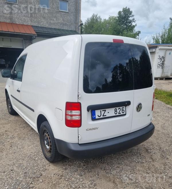 Balts Volkswagen Caddy 2015 Rīga, ar dzinēja tilpumu 1.60 L un nobraukumu 255 tūkst. km par 3900 €, foto 2 vietnē AUTOMOTO.COM.LV