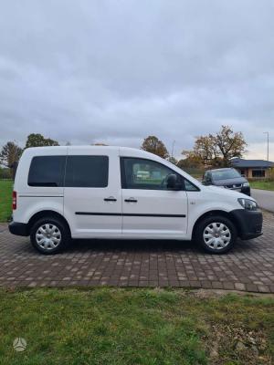 White Volkswagen Caddy 2015 in Kaisiadorys, with an engine capacity of 1.60 L and mileage of 335 thousand km for 4599 €, photo 8 on AUTOMOTO.COM.LV