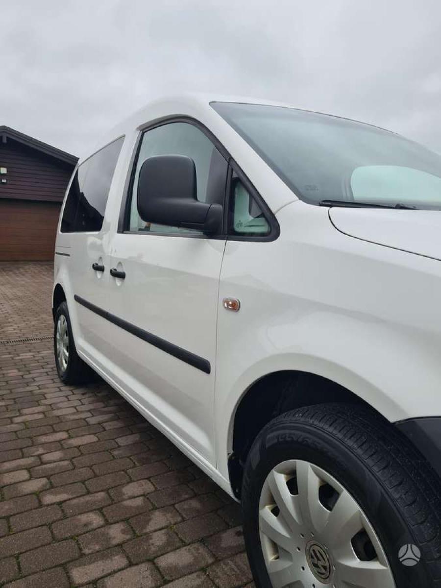 White Volkswagen Caddy 2015 in Kaisiadorys, with an engine capacity of 1.60 L and mileage of 335 thousand km for 4599 €, photo 12 on AUTOMOTO.COM.LV