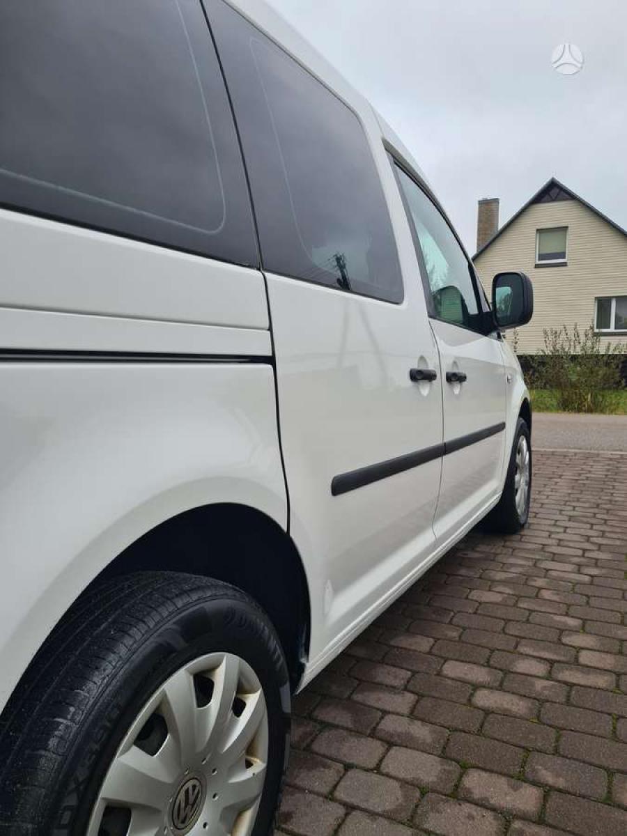 White Volkswagen Caddy 2015 in Kaisiadorys, with an engine capacity of 1.60 L and mileage of 335 thousand km for 4599 €, photo 15 on AUTOMOTO.COM.LV