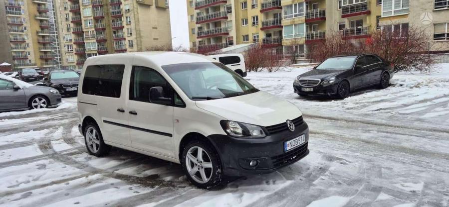 White Volkswagen Caddy 2015 in Vilnius, with an engine capacity of 1.60 L and mileage of 315 thousand km for 5200 €, photo 3 on AUTOMOTO.COM.LV