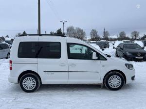 White Volkswagen Caddy 2015 in Kedainiai, with an engine capacity of 1.60 L and mileage of 220 thousand km for 6199 €, photo 5 on AUTOMOTO.COM.LV