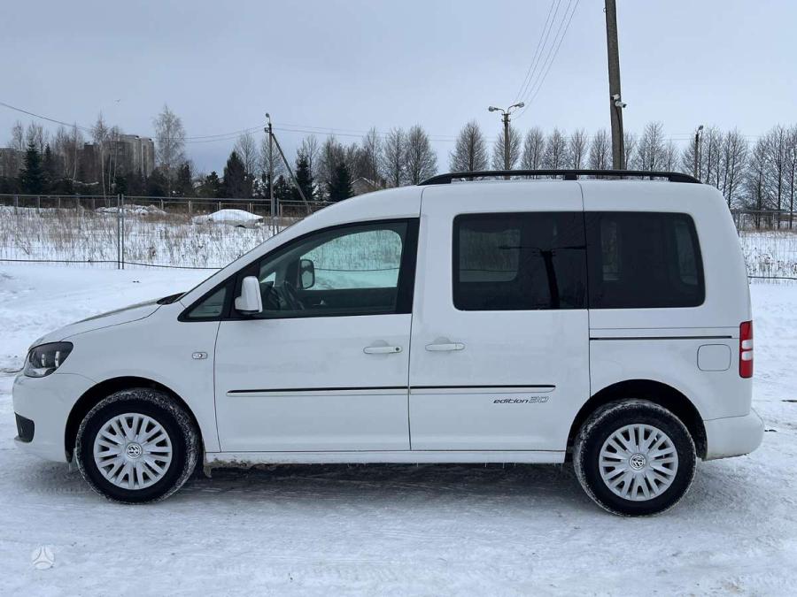 White Volkswagen Caddy 2015 in Kedainiai, with an engine capacity of 1.60 L and mileage of 220 thousand km for 6199 €, photo 6 on AUTOMOTO.COM.LV