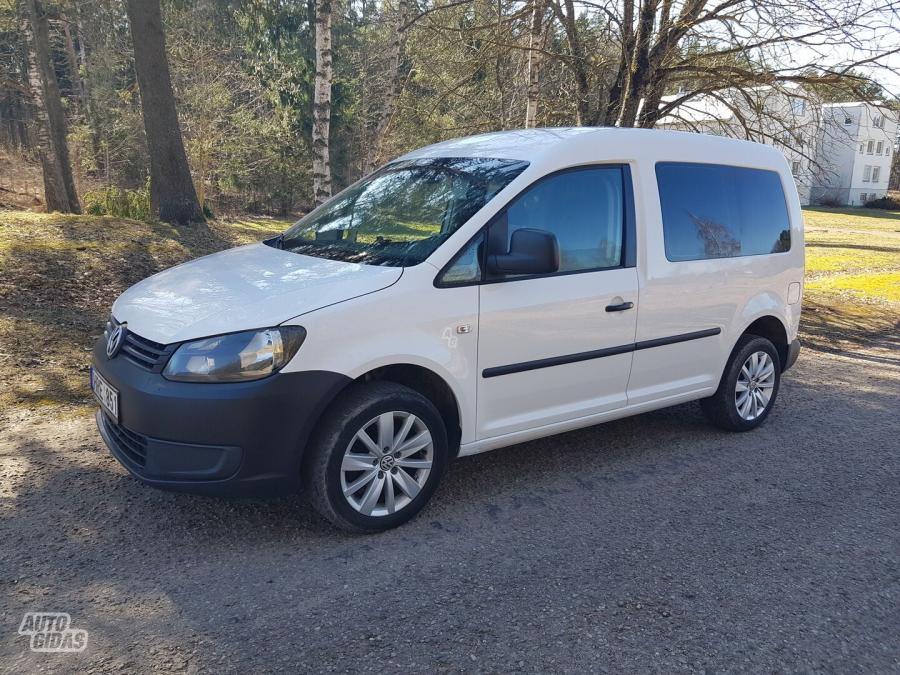 White Volkswagen Caddy 2015 in Vilnius, with an engine capacity of 1.60 L and mileage of 271 thousand km for 3999 €, photo 1 on AUTOMOTO.COM.LV