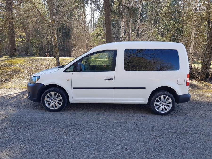 White Volkswagen Caddy 2015 in Vilnius, with an engine capacity of 1.60 L and mileage of 271 thousand km for 3999 €, photo 2 on AUTOMOTO.COM.LV