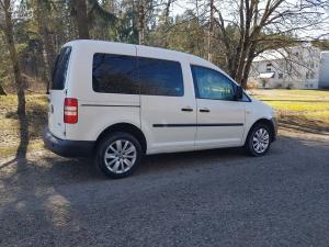 White Volkswagen Caddy 2015 in Vilnius, with an engine capacity of 1.60 L and mileage of 271 thousand km for 3999 €, photo 6 on AUTOMOTO.COM.LV