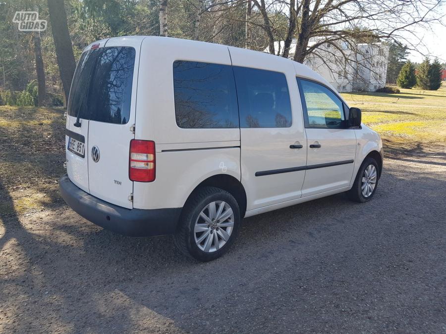 White Volkswagen Caddy 2015 in Vilnius, with an engine capacity of 1.60 L and mileage of 271 thousand km for 3999 €, photo 7 on AUTOMOTO.COM.LV