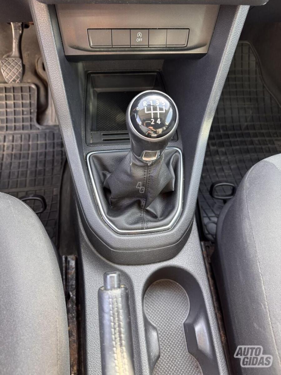 White Volkswagen Caddy 2015 in Kaunas, with an engine capacity of 1.60 L and mileage of 245 thousand km for 8200 €, photo 11 on AUTOMOTO.COM.LV