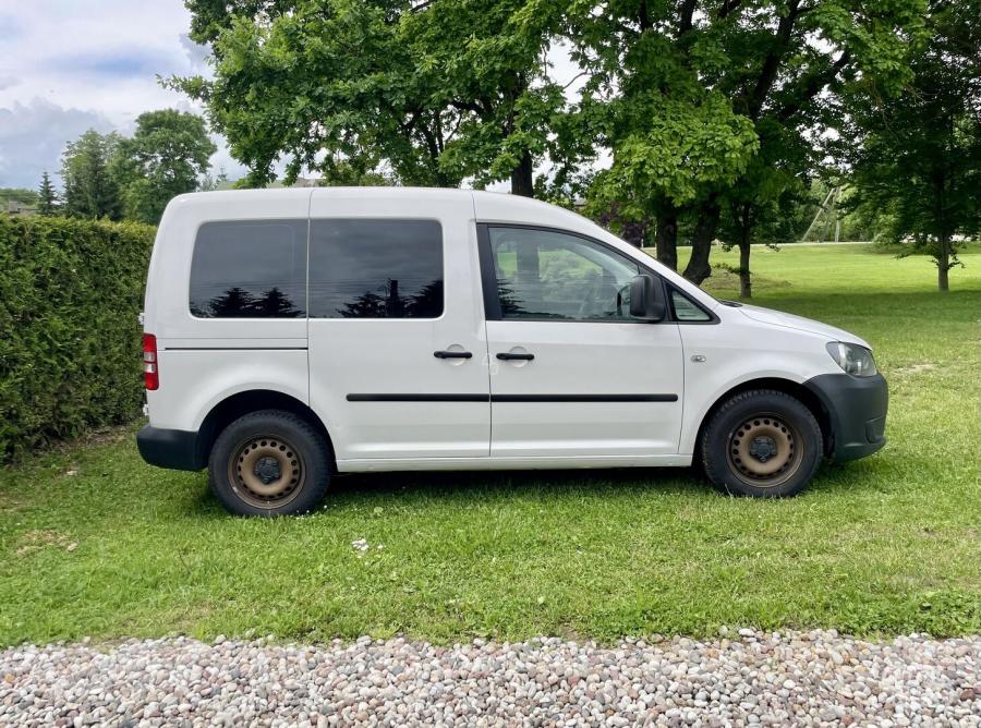 Balts Volkswagen Caddy 2015 Kauņa, ar dzinēja tilpumu 1.60 L un nobraukumu 393 tūkst. km par 2000 €, foto 6 vietnē AUTOMOTO.COM.LV