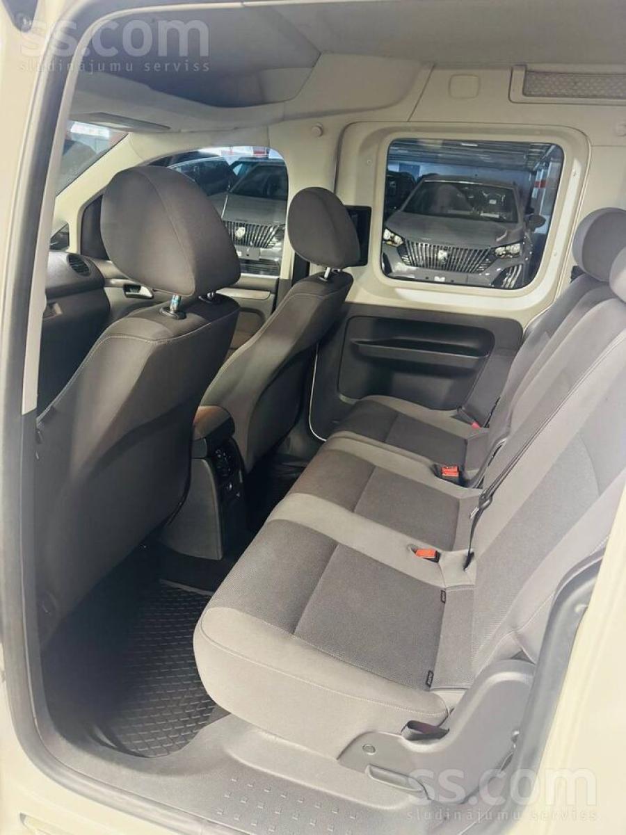 White Volkswagen Caddy 2015 in Riga, with an engine capacity of 1.20 L and mileage of 122 thousand km for 7770 €, photo 12 on AUTOMOTO.COM.LV