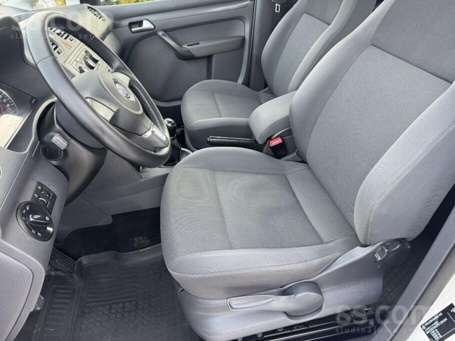 White Volkswagen Caddy 2015 in Riga, with an engine capacity of 1.20 L and mileage of 122 thousand km for 7770 €, photo 14 on AUTOMOTO.COM.LV