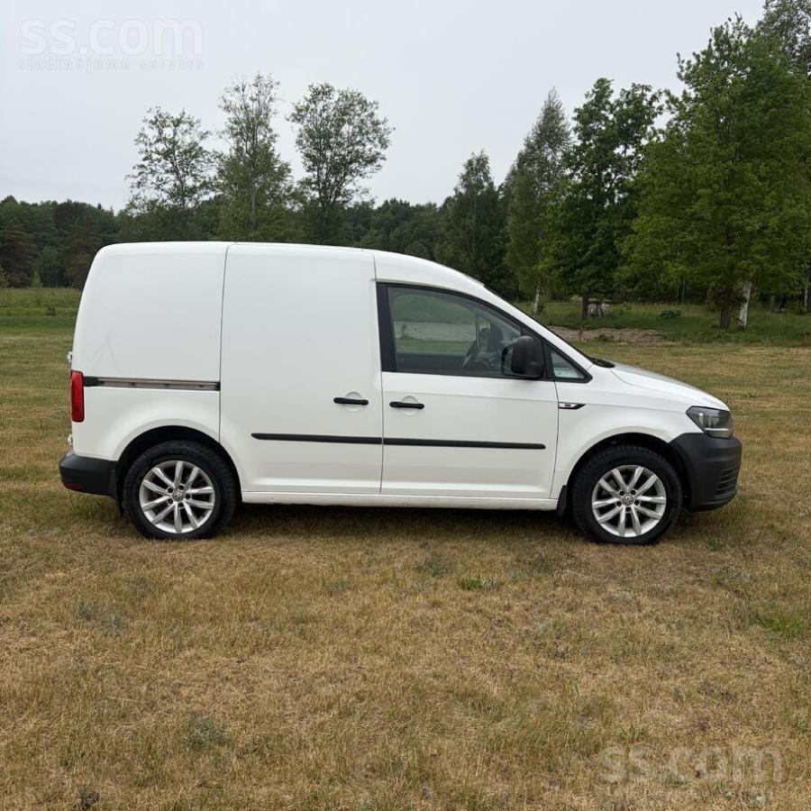 White Volkswagen Caddy 2015 in Liepaja, with an engine capacity of 1.60 L and mileage of 354 thousand km for 4400 €, photo 4 on AUTOMOTO.COM.LV