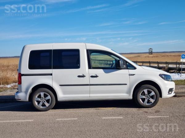 White Volkswagen Caddy 2015 in Liepaja, with an engine capacity of 1.60 L and mileage of 248 thousand km for 6500 €, photo 5 on AUTOMOTO.COM.LV
